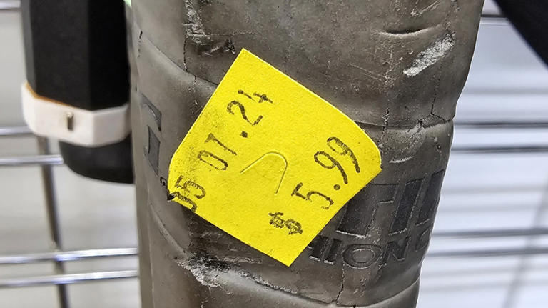 16 red flags to look out for when shopping at the thrift store