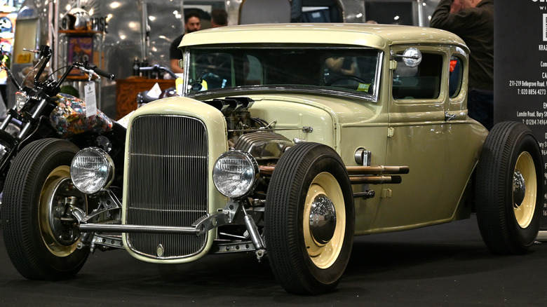 Ford 302 V8 vs. Chevrolet 305 V8 - Which is better for hot-rodders?