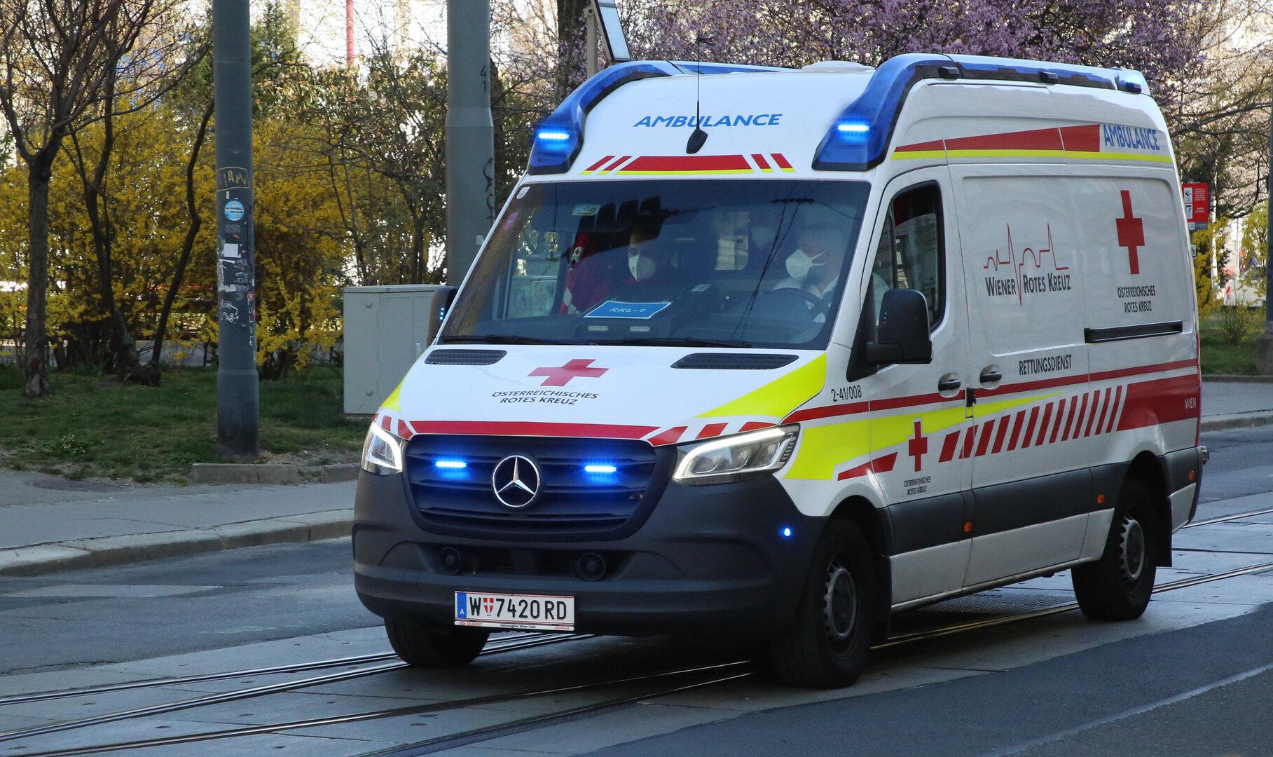 Radfahrer in Mauerbach von Auto erfasst und schwer verletzt