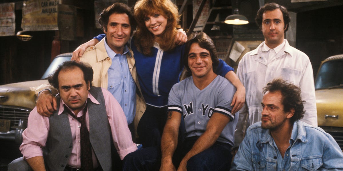 21 old-school sitcoms that deserve a rewatch