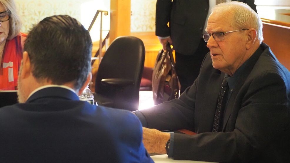 Senators advance bill to prevent state government shutdowns