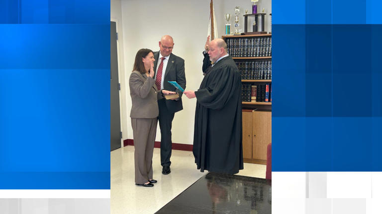 Lauderdale County swears in its first-ever female district attorney