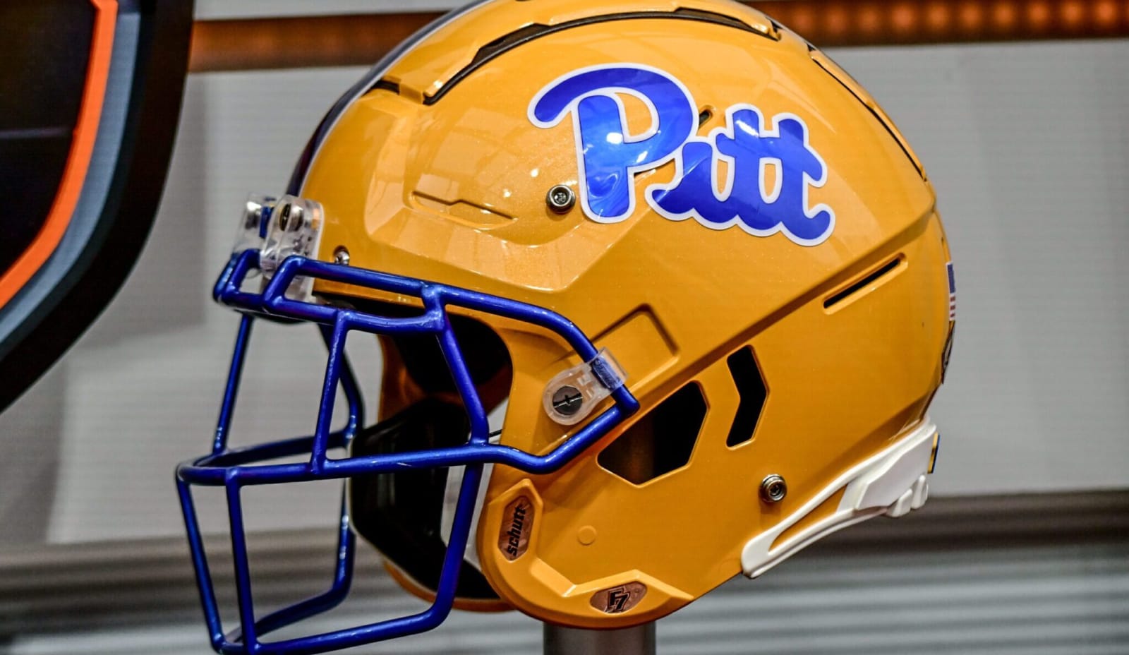 Pitt adding defensive line assistant to staff