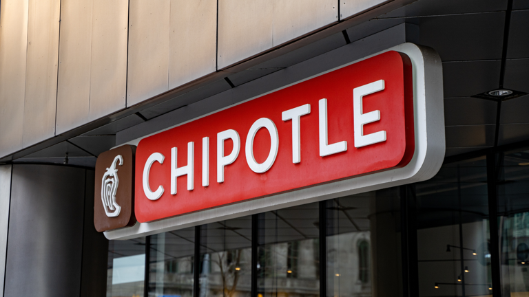 Chipotle’s growth plan aims to win back young diners as traffic ...