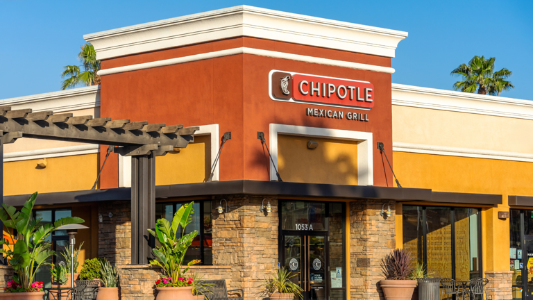 Chipotle’s growth plan aims to win back young diners as traffic ...