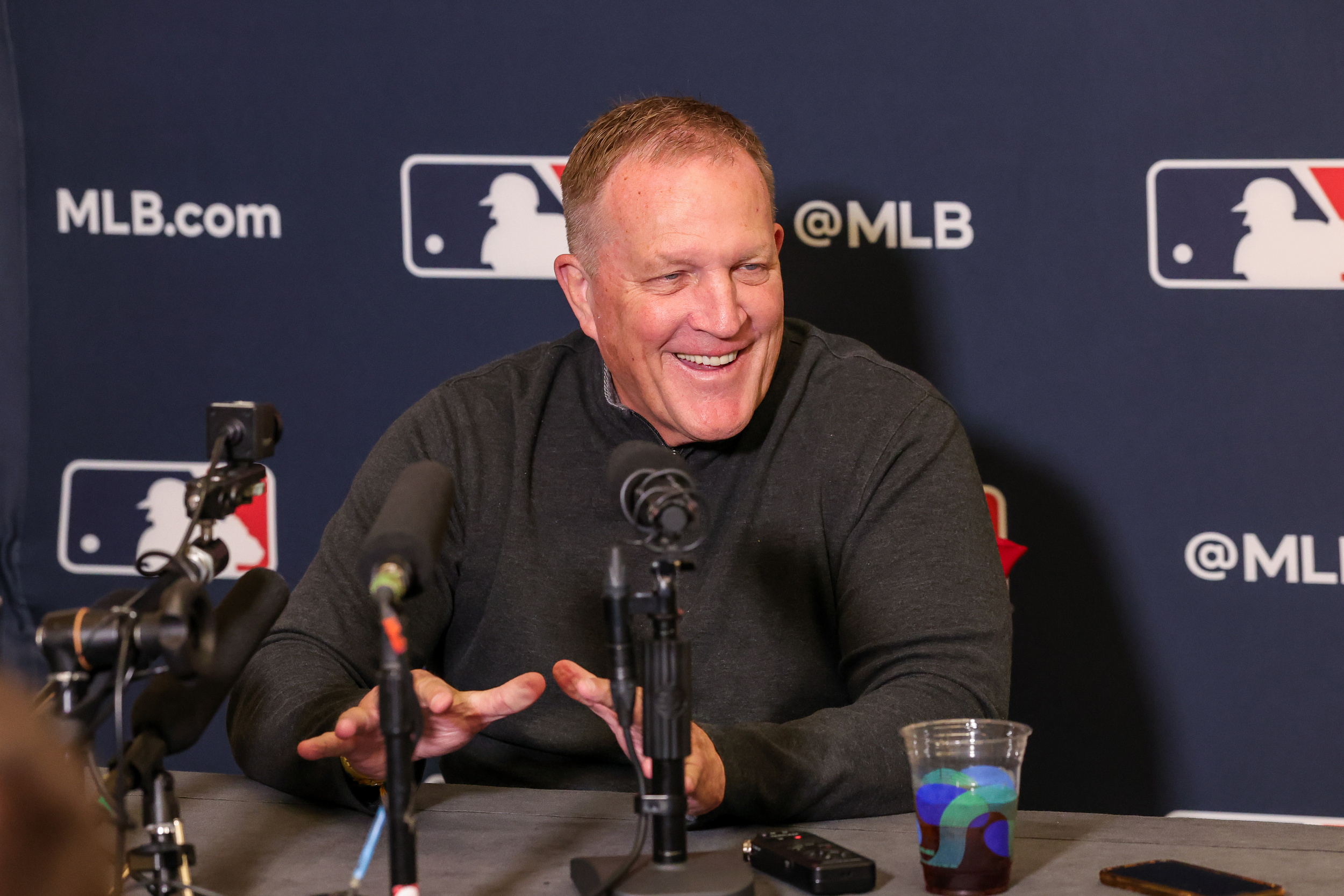 Milwaukee Brewers: Pat Murphy just became one of MLB’s highest-paid ...