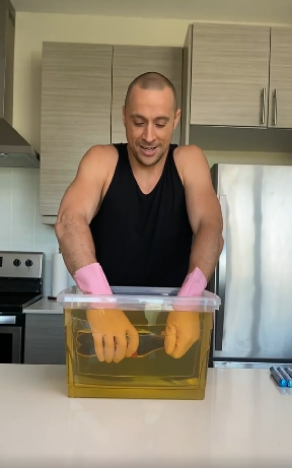Coke and Mentos in oil experiment: Amazing reaction!