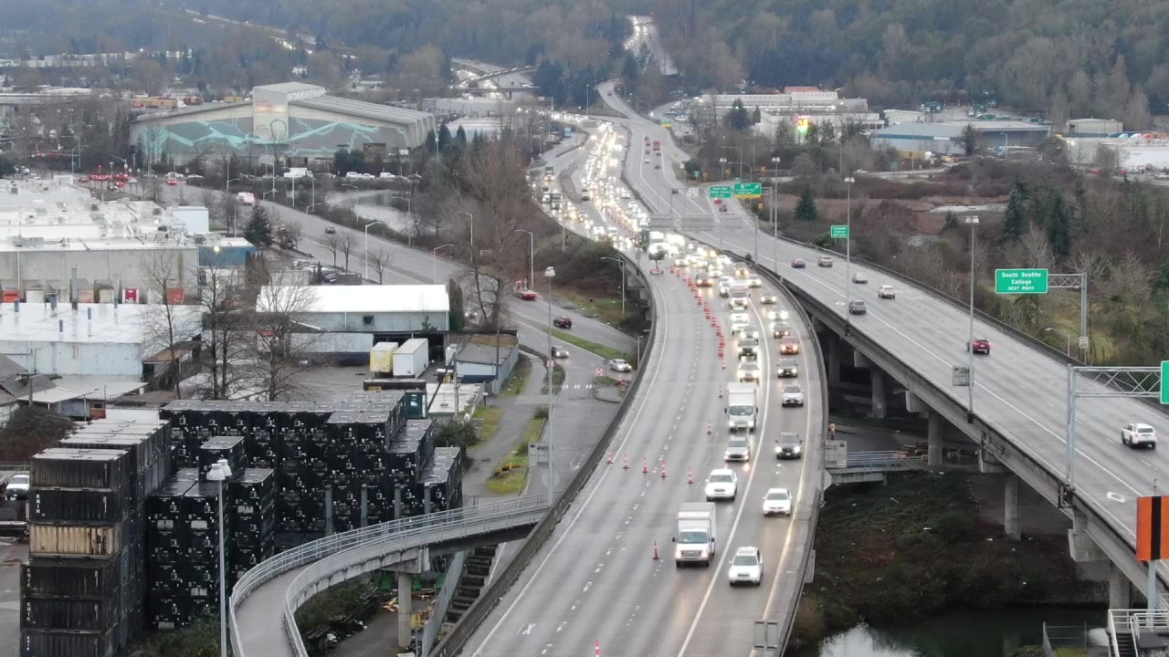 All northbound lanes of Seattle's SR 99 First Avenue bridge closed ...