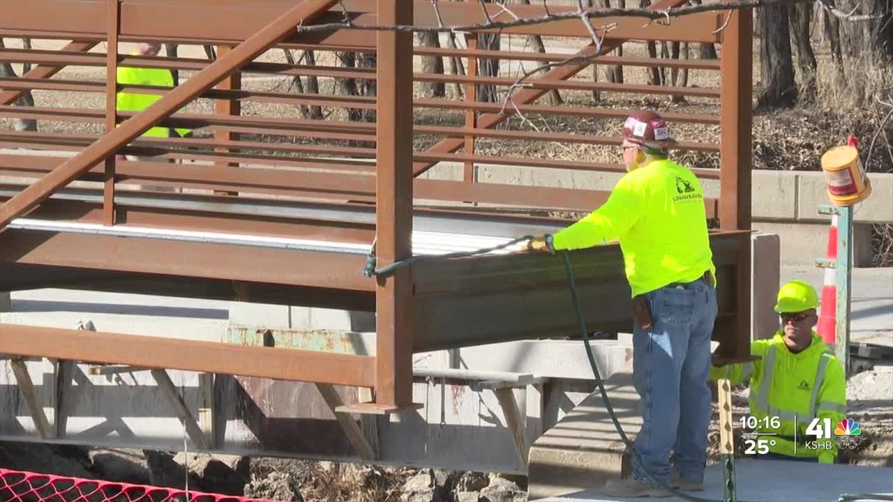 Parkville installs new 50-foot bridge at Platte Landing Park