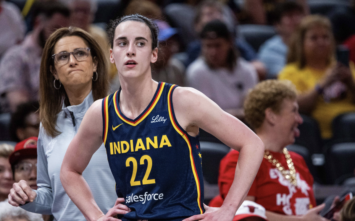 Caitlin Clark praises coach Jan Jensen's Naismith Watch List honor ...