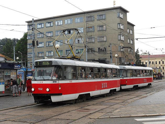 Vytvořil slavnou tramvaj T3 i unikátní Tatraplán. František Kardaus byl ...
