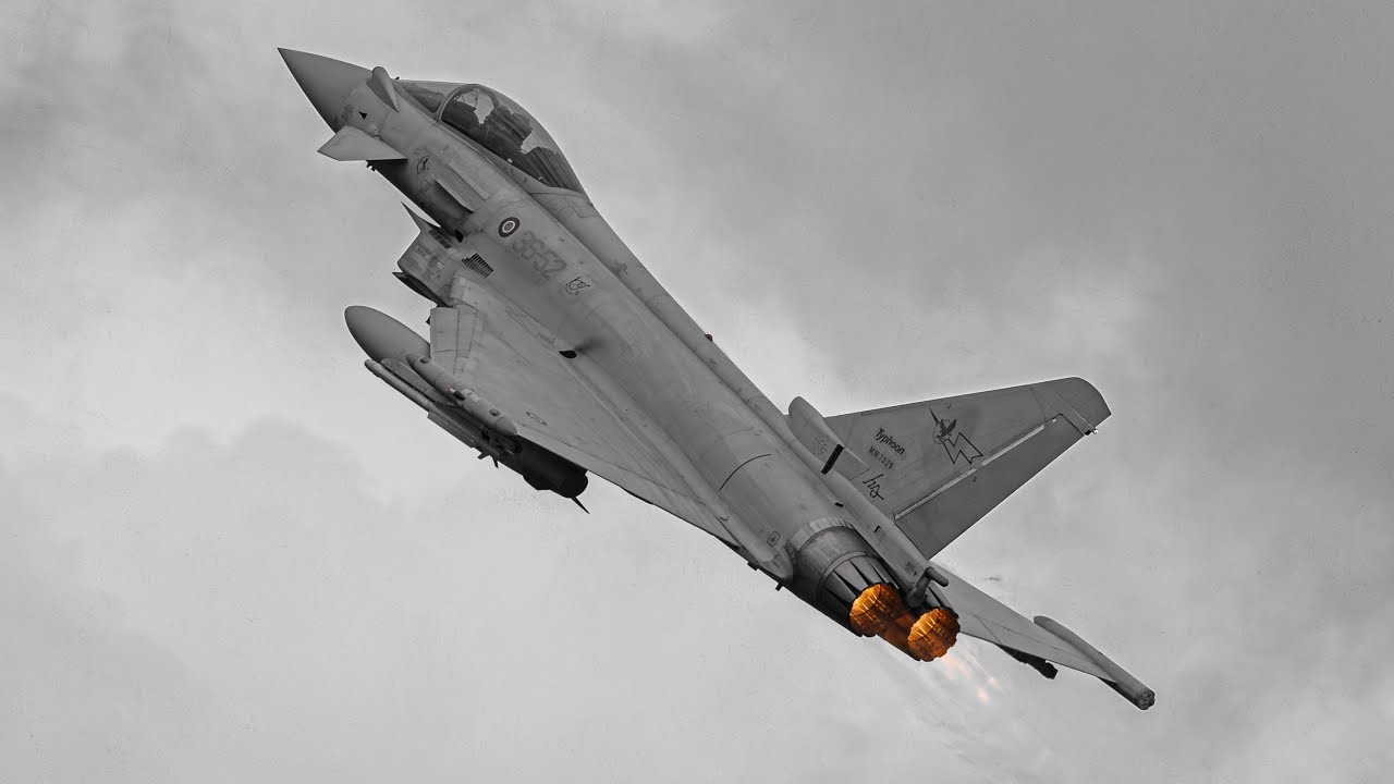 Eurofighter Typhoon unleashes a brutal max performance takeoff