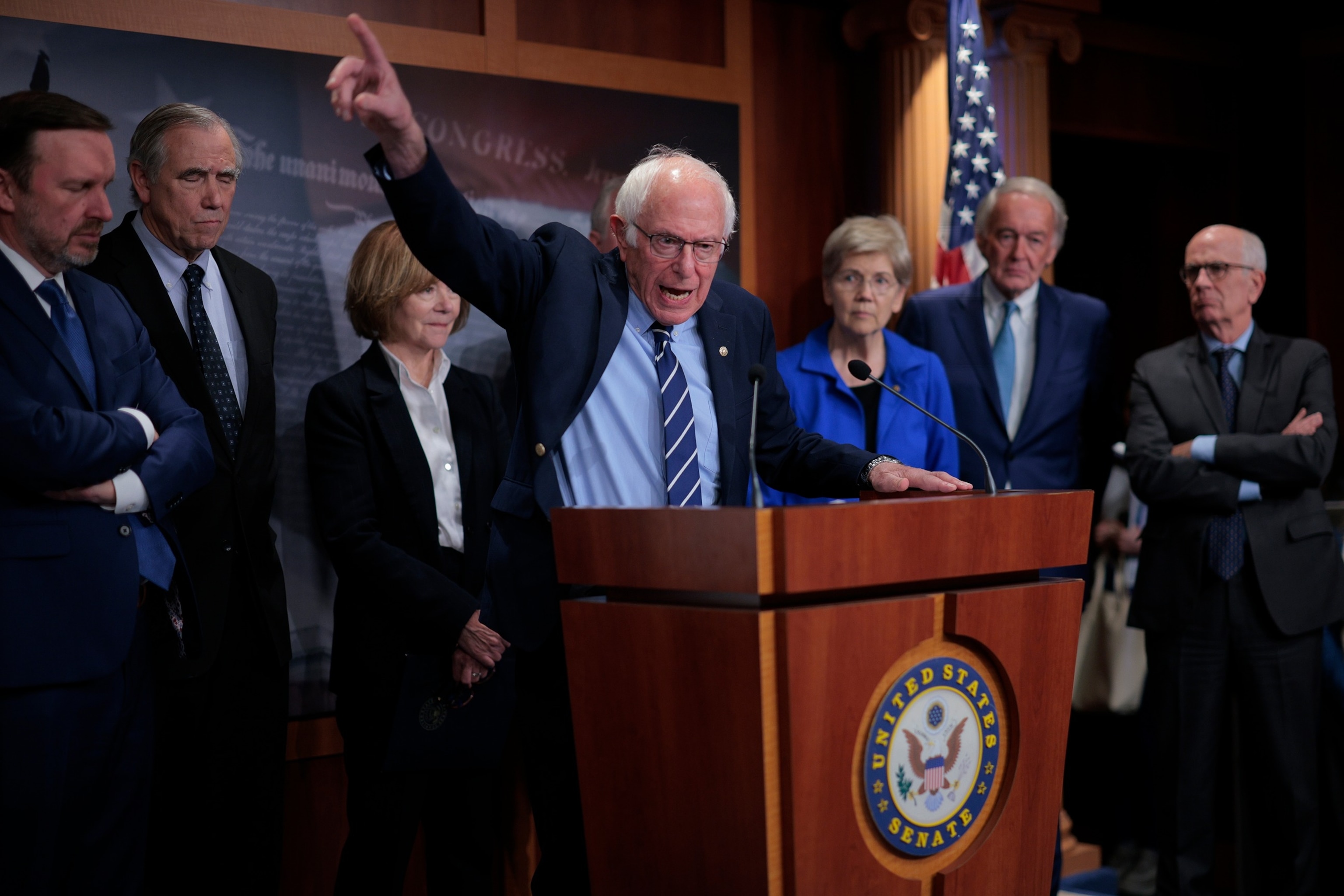 Warren, Sanders want GAO to investigate Education Department dismantling