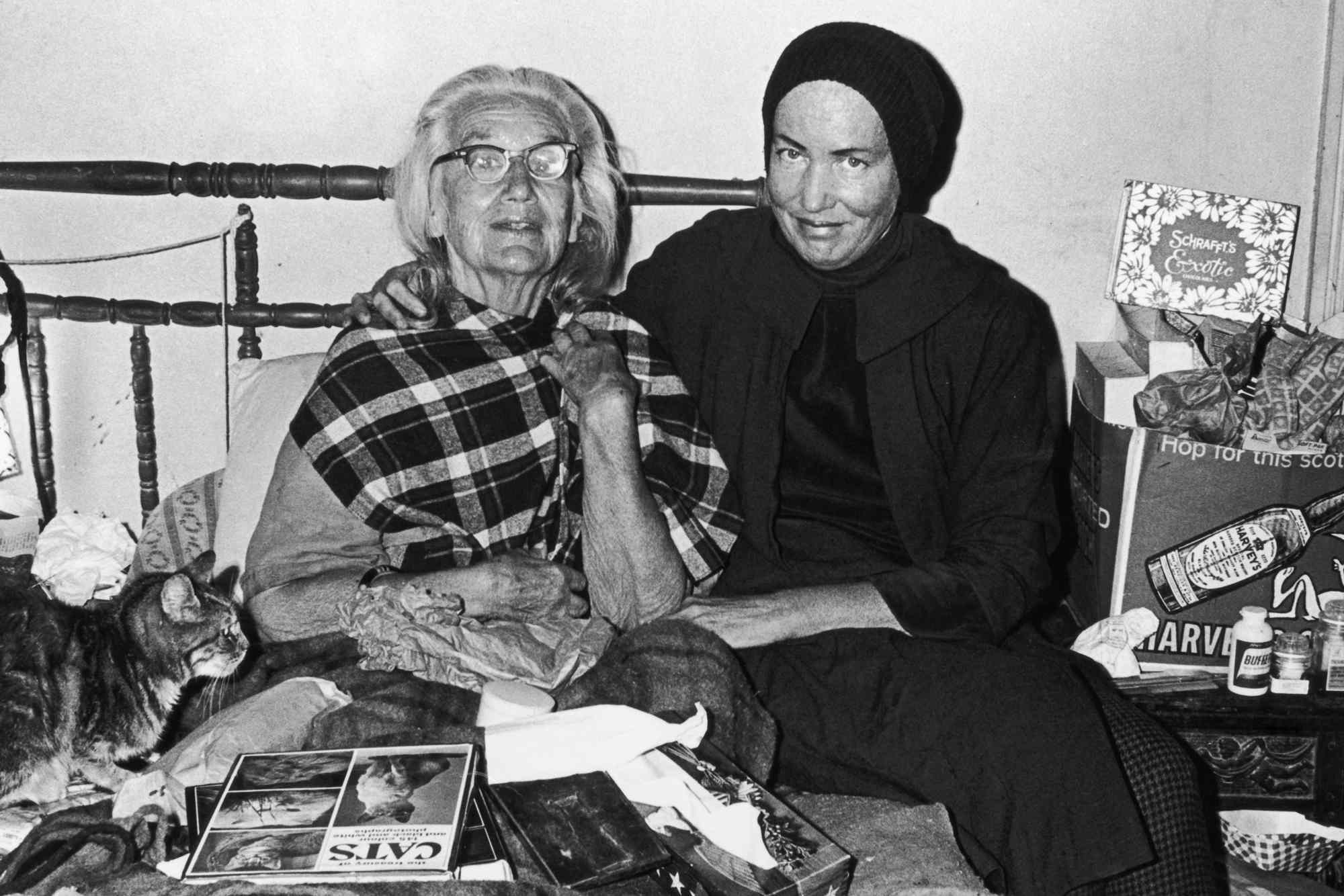 Grey Gardens: A look back at the controversial documentary on 'Big Edie ...