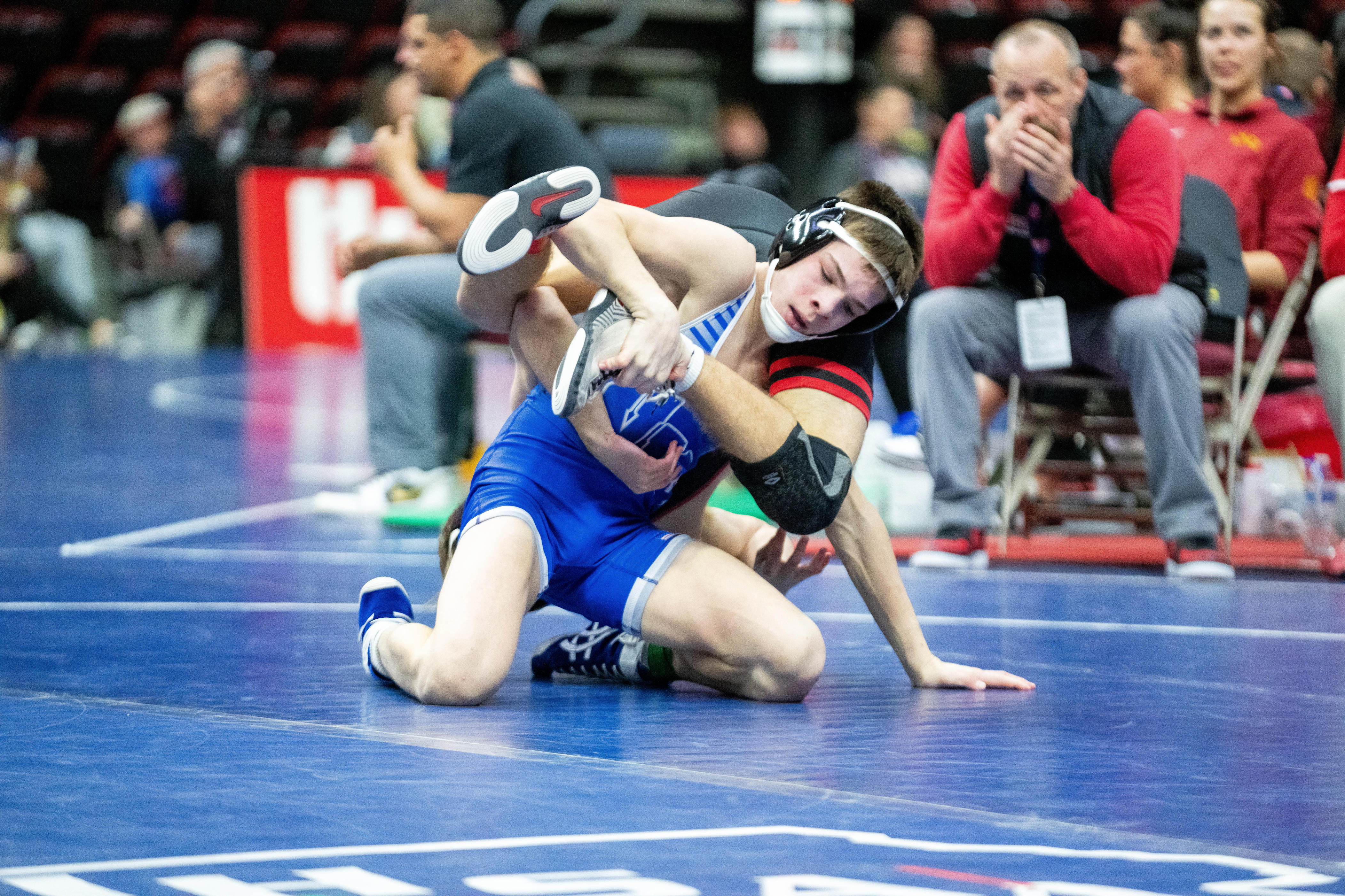 Iowa State Wrestling 2A finals recap, Van Meter crowns a state champion