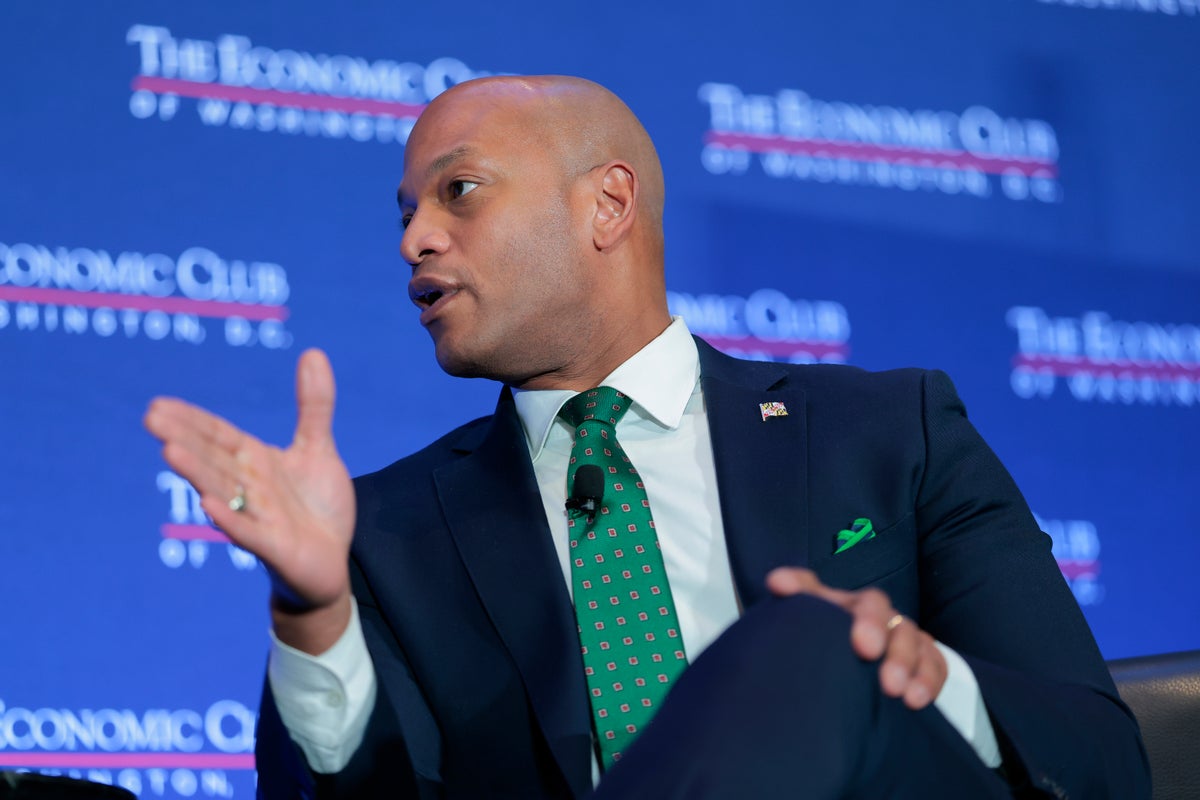Potential 2028 Democratic nominee hits out at his own party