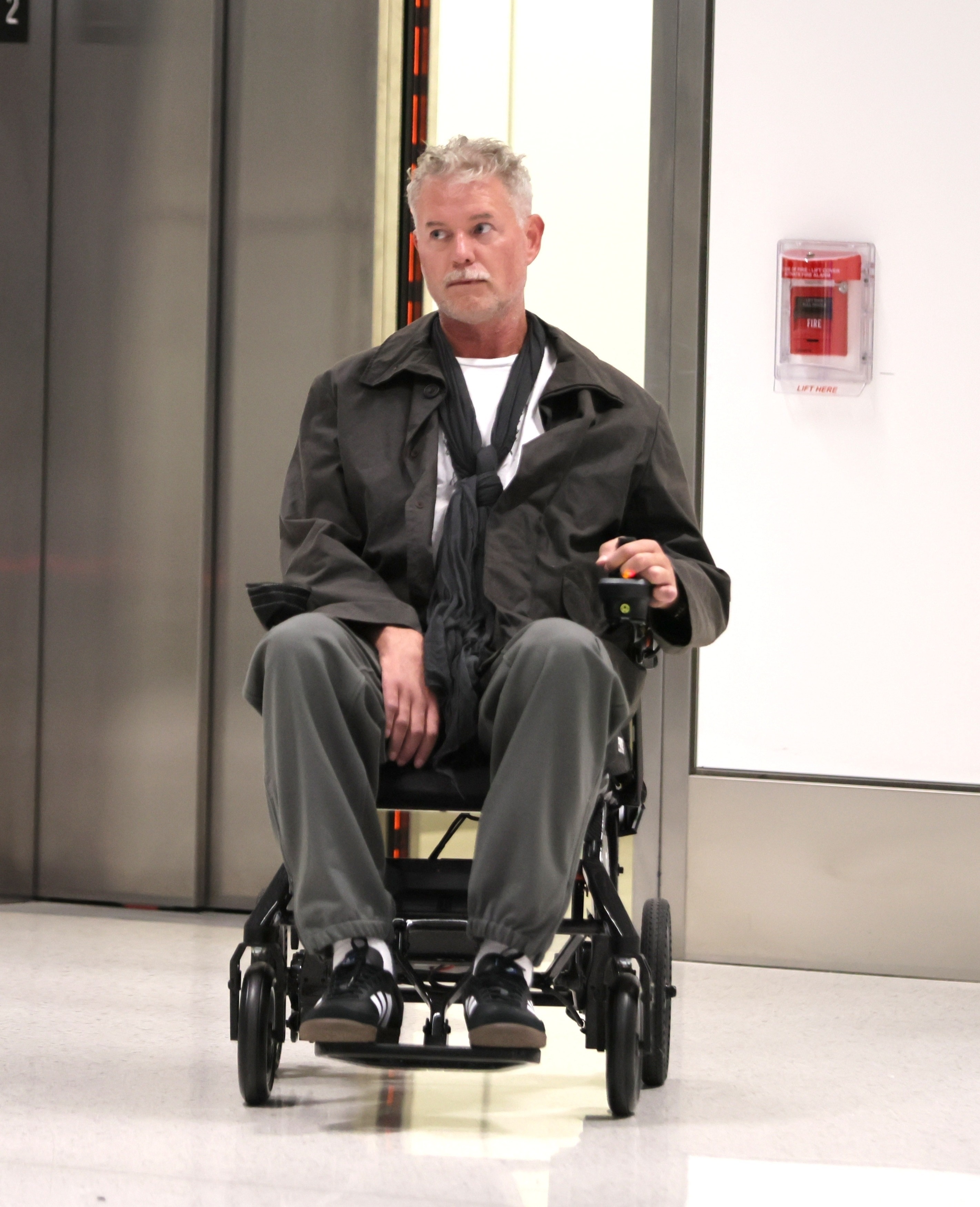 Eric Dane seen in a wheelchair at LAX in final photos before his death ...