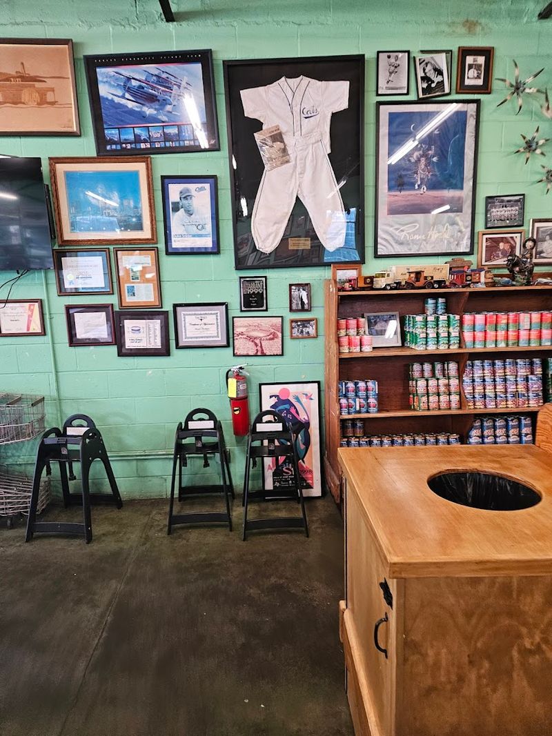 This tiny Texas burger joint serves old school burgers people still ...