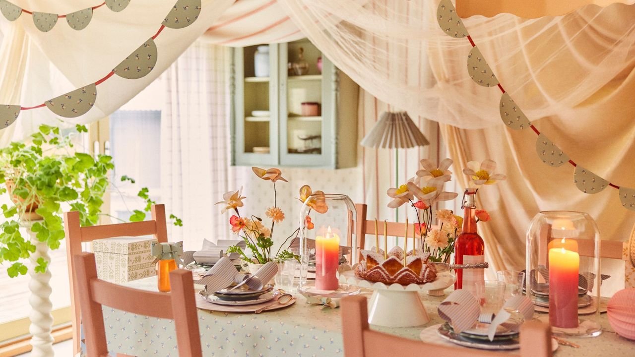 How to use leftover wallpaper scraps to set your next dinner party table