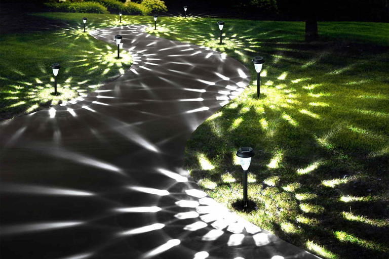 Shoppers say these under-$3 solar lights turn their yard into a ...