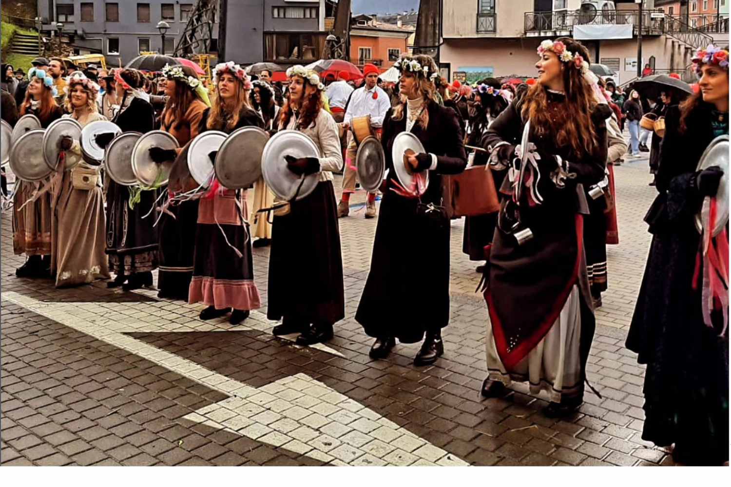 Ogni due anni questo piccolo paese veneto si trasforma in un corteo di ...