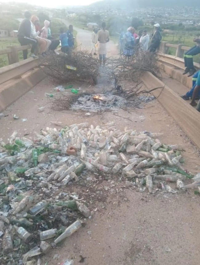 KwaXimba residents stage protest over water and power cuts, brand ANC ...