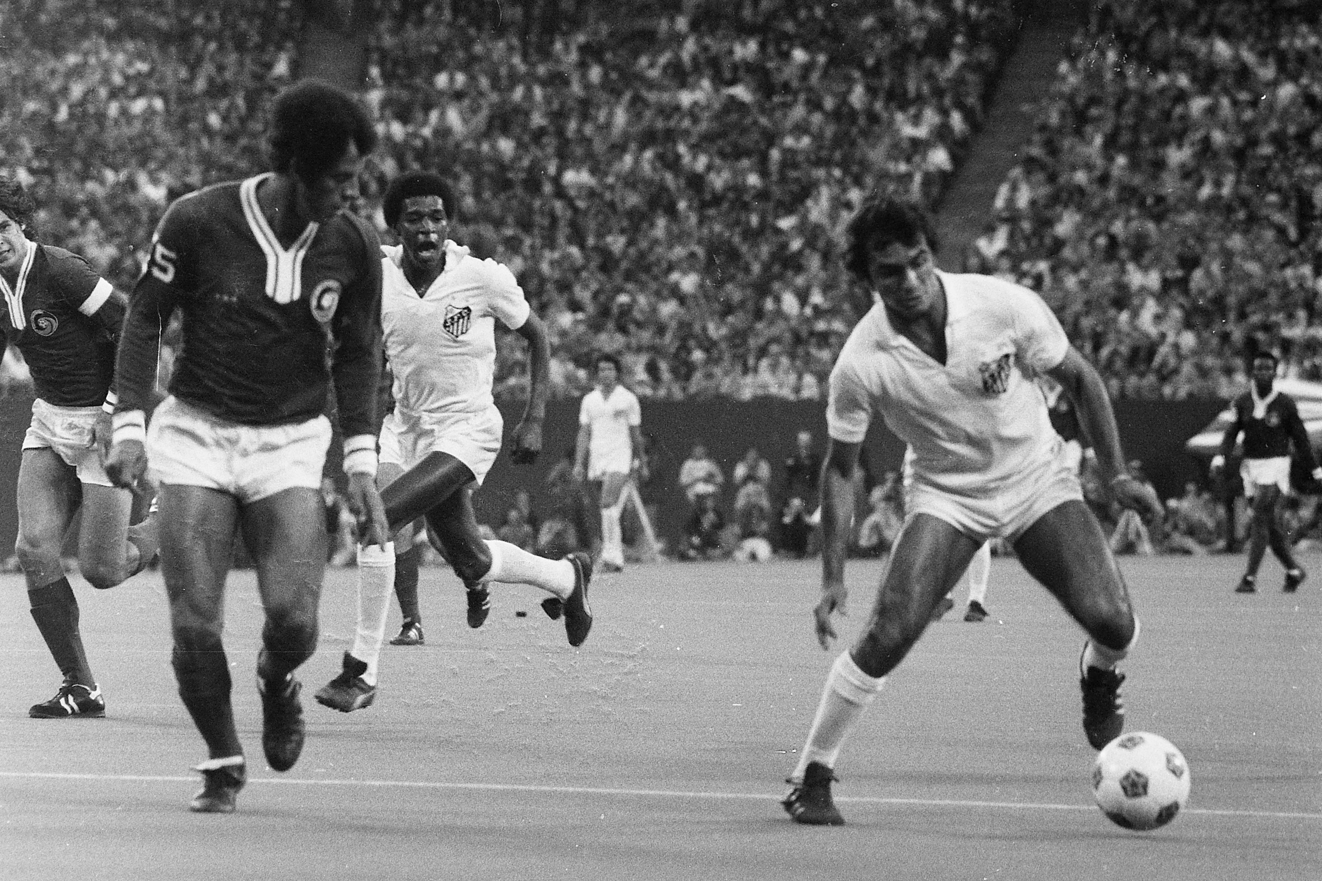NY Cosmos, Pele's old team, starts new era in North Jersey