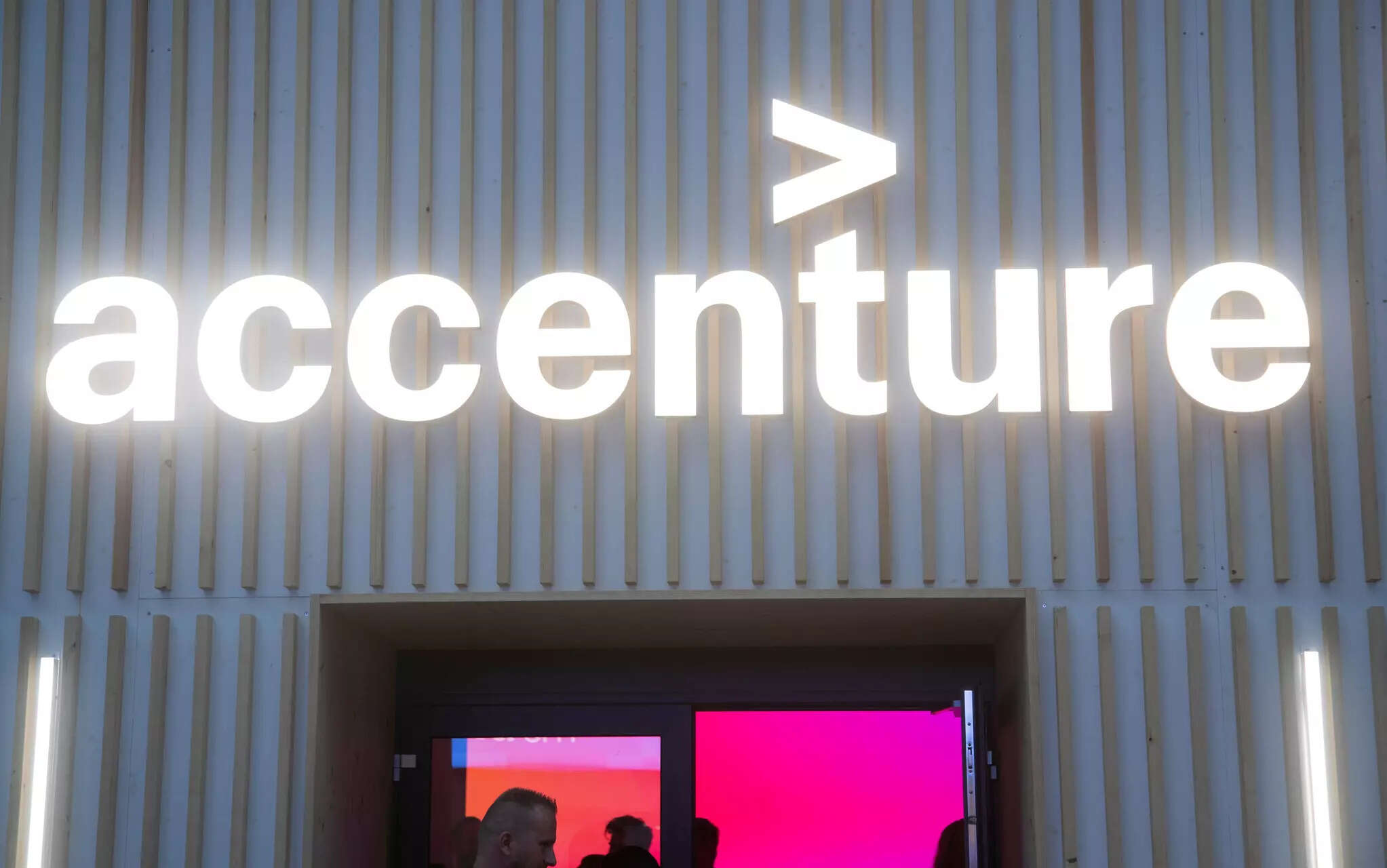 No AI, no raise: Accenture links promotions to tech adoption