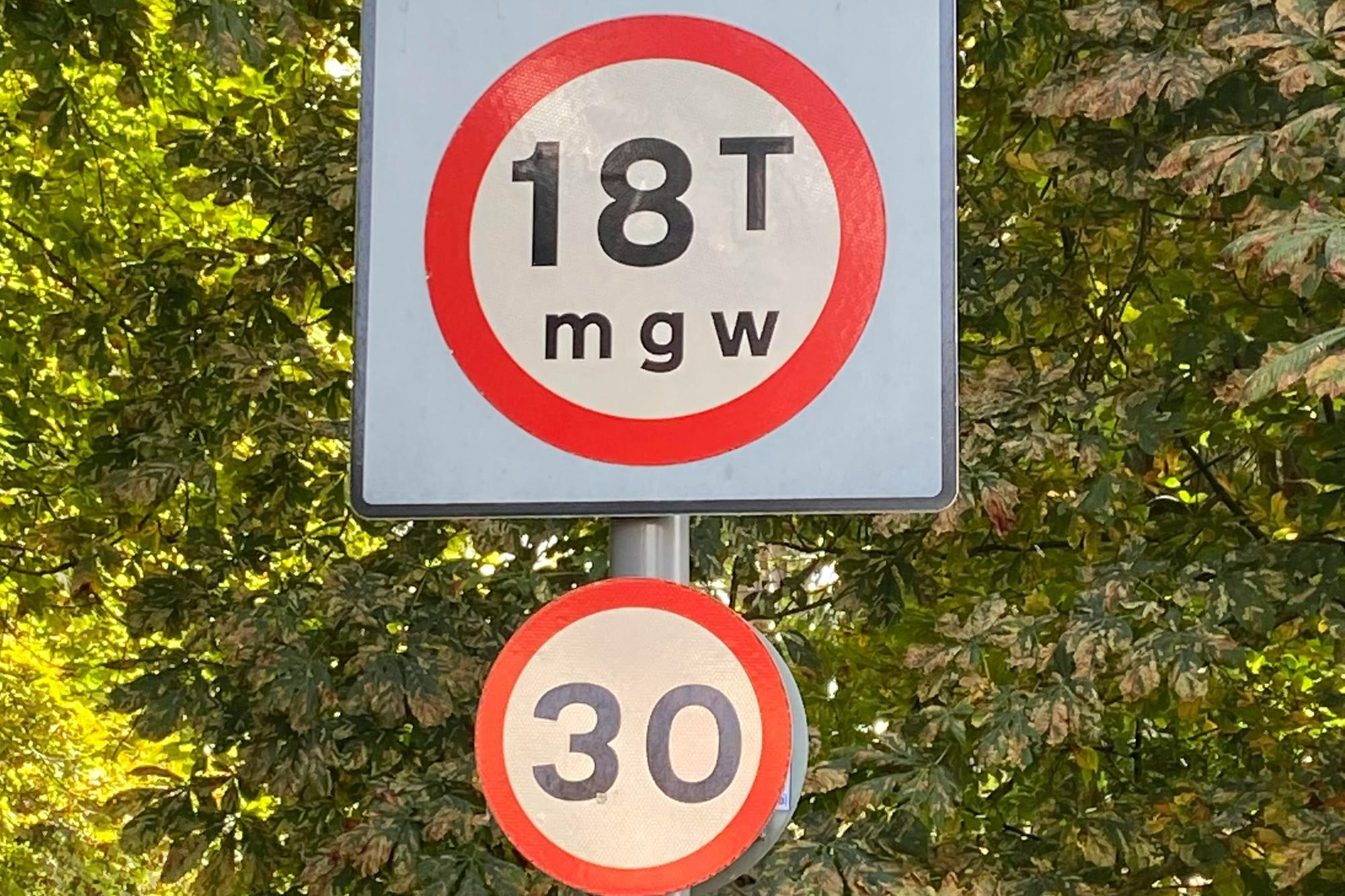 These are the road signs Sheffield learner drivers should know before ...