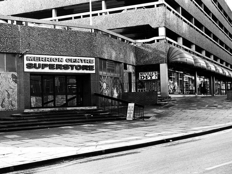 Leeds in the 1980s: City centre shops and landmarks in focus