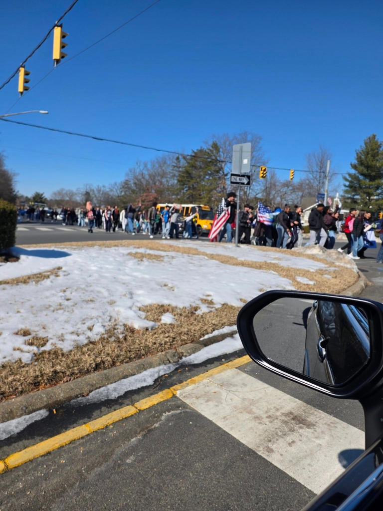 300 Virginia high school students who ditched class for anti-ICE ...