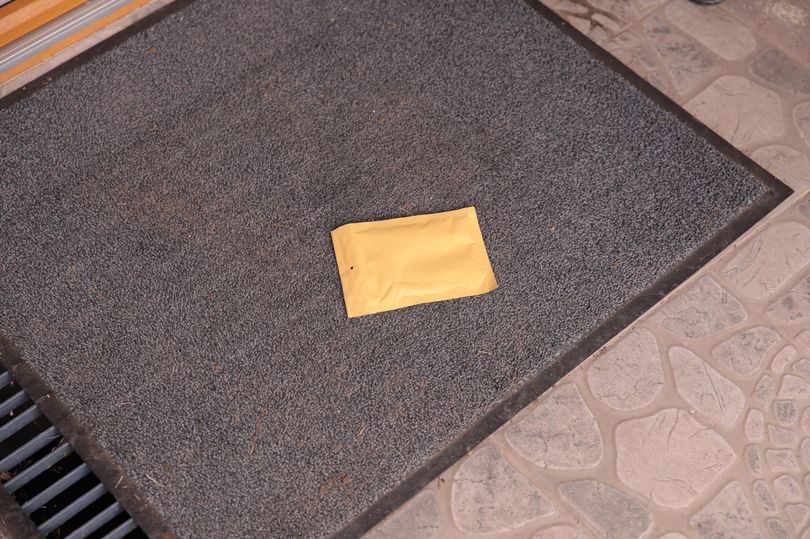 Man hears stranger's knock at 1am then something creepy happens hours later