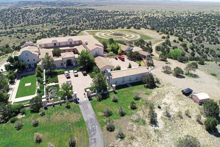 Epstein, caso riaperto in New Mexico: trema la rete degli abusi nel ranch