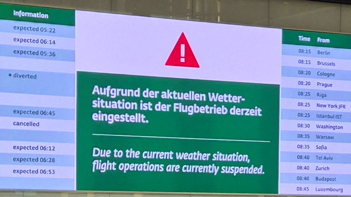 Österreich versinkt im Schnee – Lawine erfasst Reisebus