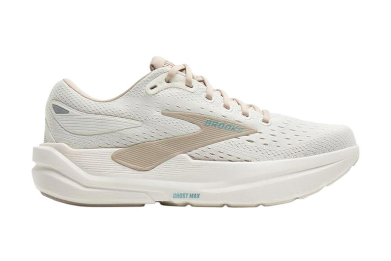 Podiatrists recommend wearing these 9 shoes if you have back pain