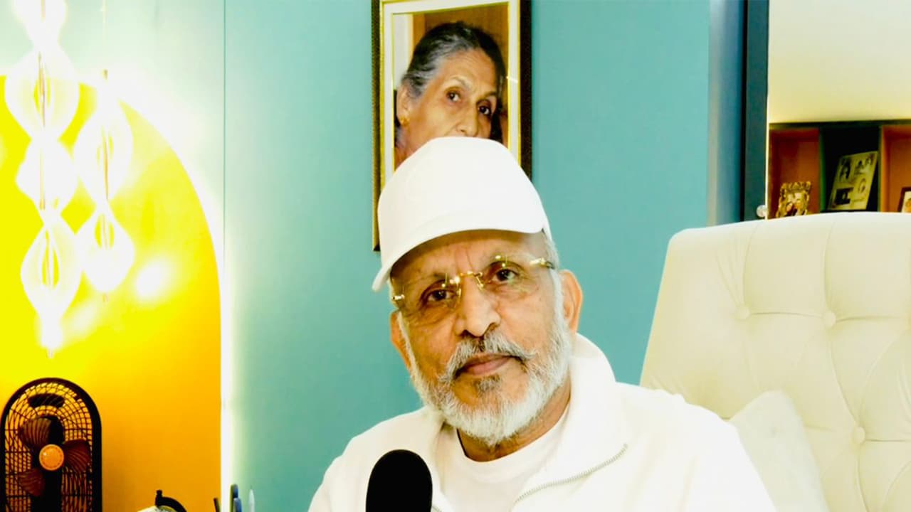Annu Kapoor hails 'wonderful' govt decision on Vande Mataram singing