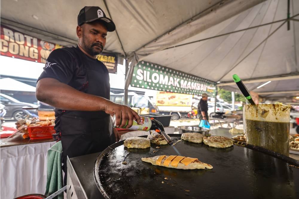 More than a gimmick, 'Roti Pocong' a hit at Paroi Ramadan Bazaar