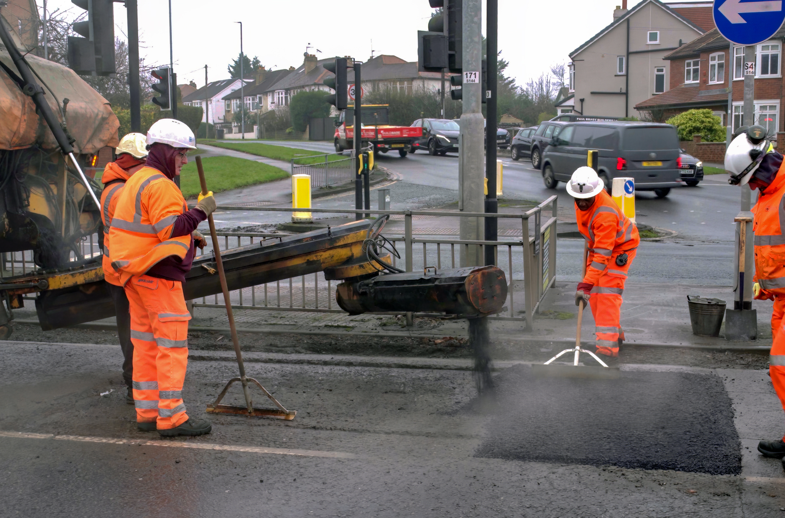 Leeds Council unveil new pothole filling technologies to improve speed ...