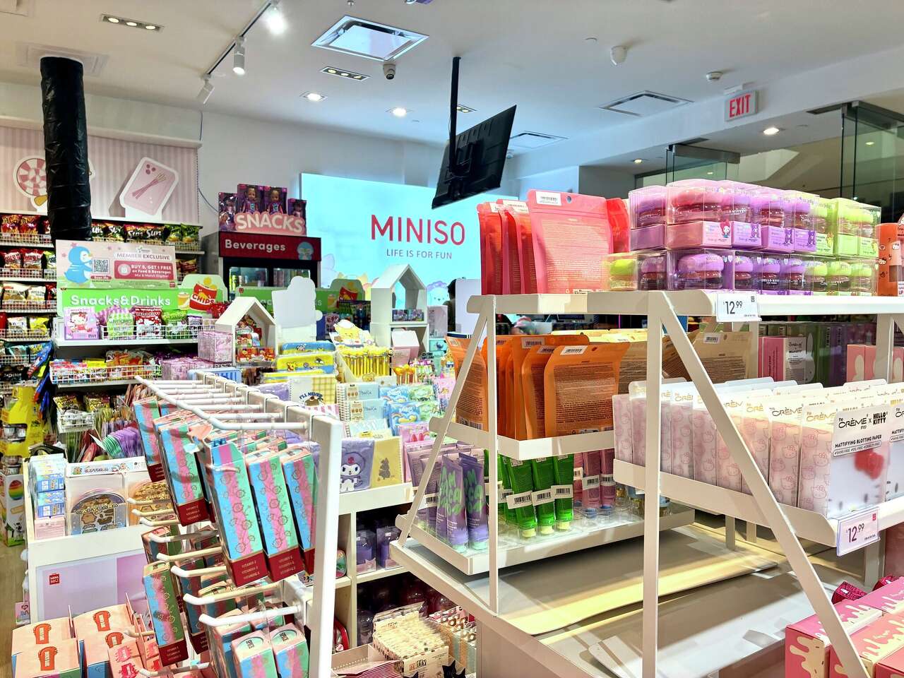 Miniso officially opens third San Antonio store at the Rim