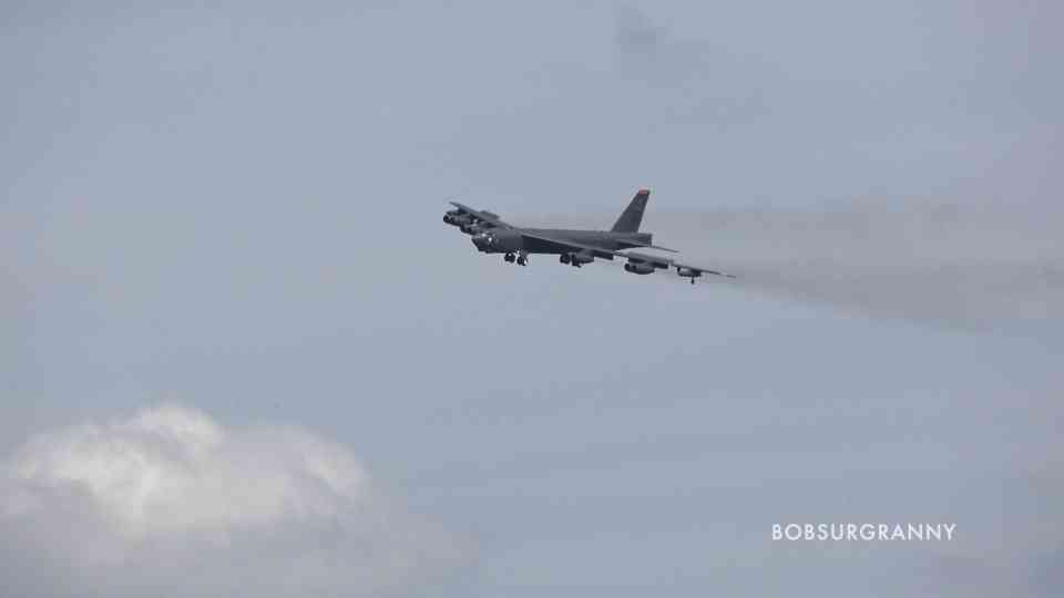 A 200-ton bomber correcting for crosswind like a fighter