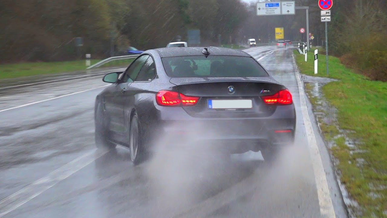 Modified cars loud Nürburgring exit