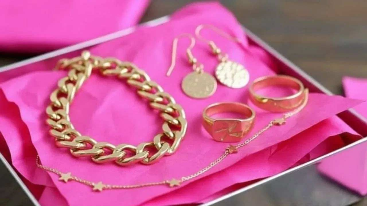 Why is your expensive gold and silver always wrapped in pink paper? The ...