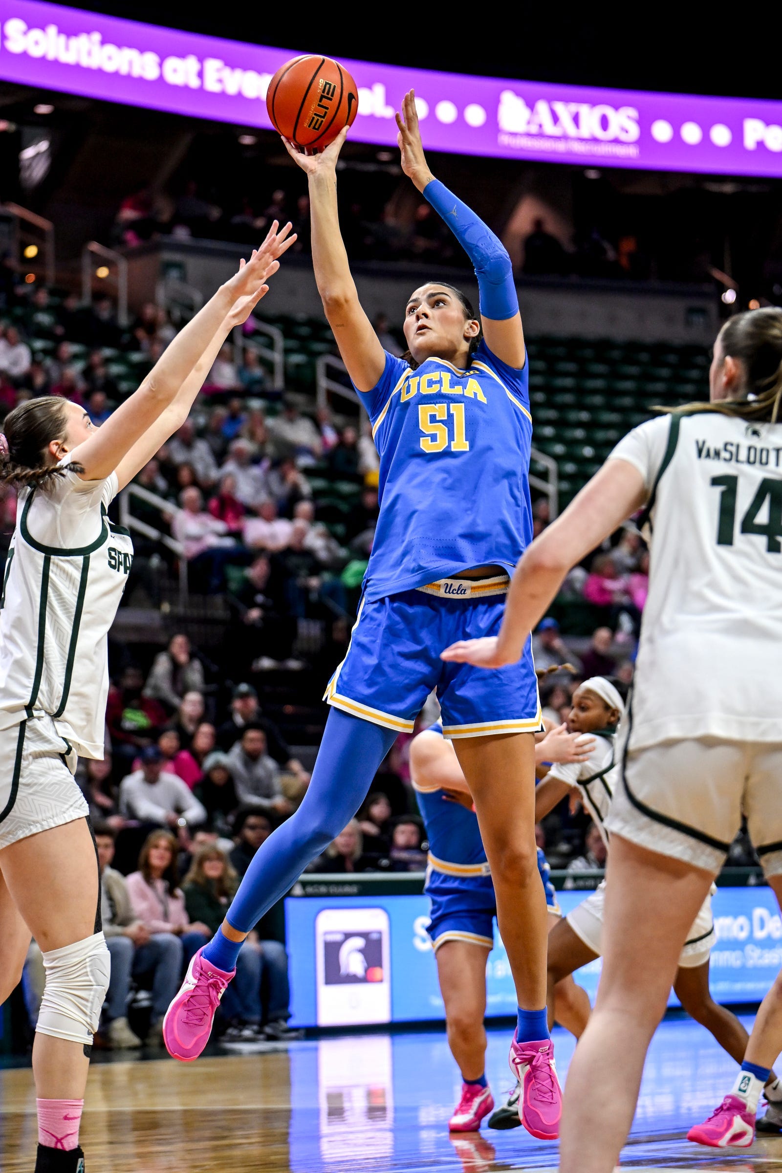 Slow start is no issue for UCLA, Bruins get 78-60 win over Washington