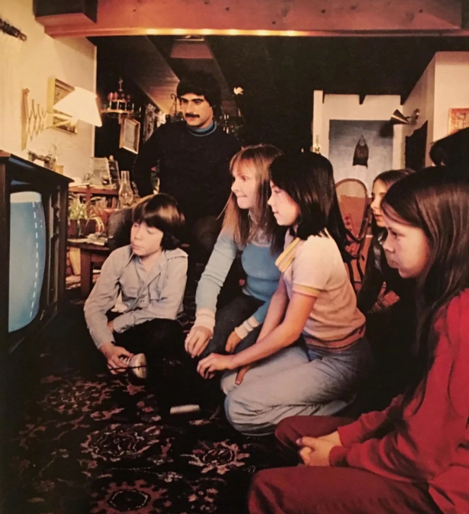 10 photos of ‘Pong,’ from the era where it was really played