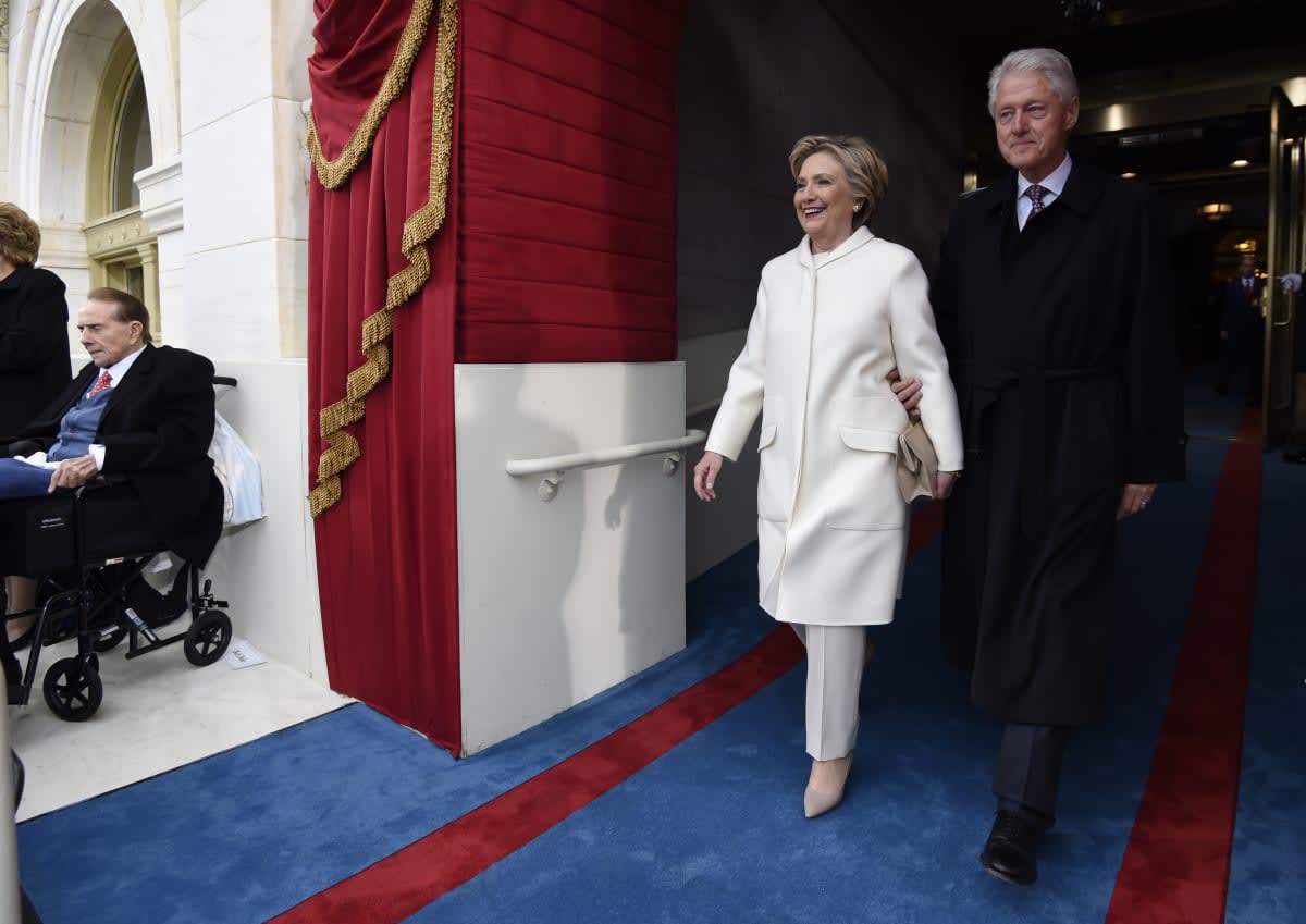 Hillary Clinton attacks Trump over migrant child detentions but husband ...