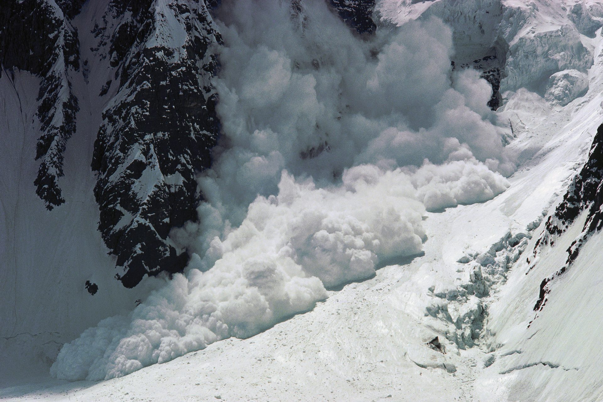 Comment survivre à une avalanche de neige : conseils pratiques pour l ...