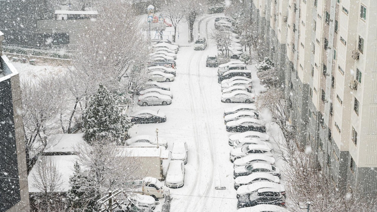 Winter storm to bury 11 states in up to 4 feet of life-threatening snow