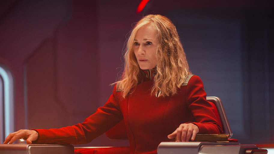 Star Trek actor loves 'genius' way Holly Hunter sits in the captain's chair