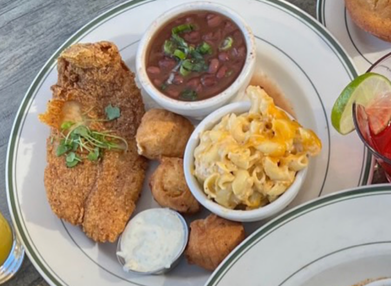 5 chain restaurants with the best fried catfish and cornbread