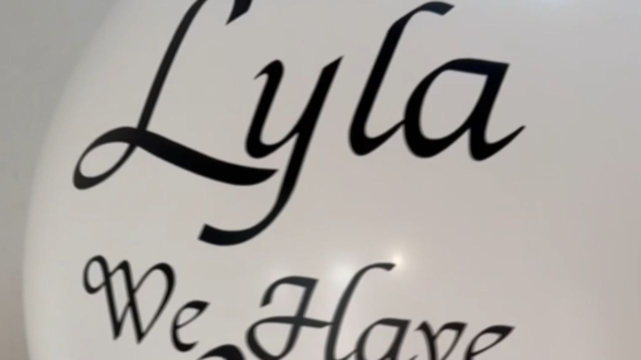 Girl overcome with excitement after finding out she's going to be a big ...